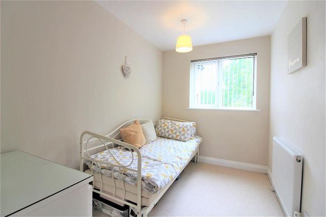 Longacre Road, Ashford, Kent TN23, 2 bedroom flat for sale - 55261109 ...