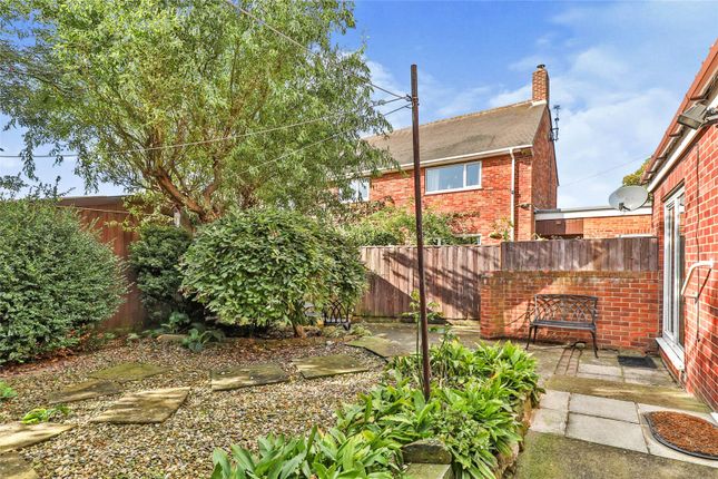 Larpool Lane, Whitby YO22, 2 bedroom bungalow for sale - 62626521 ...