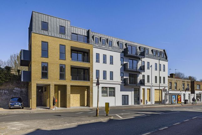 Raynes Park SW20, 2 bedroom flat for sale - 70023895 | PrimeLocation