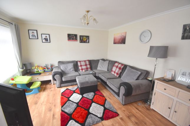 3 bed end terrace house to rent in 32 Finch Grove, Finaghy BT9 - Zoopla