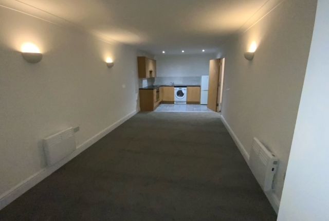 Whalebone Lane North, Chadwell Heath, Romford RM6, 1 bedroom flat to ...