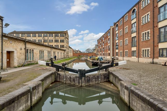 Greenaways, Ebley, Stroud GL5, 2 bedroom flat for sale - 69146308 ...