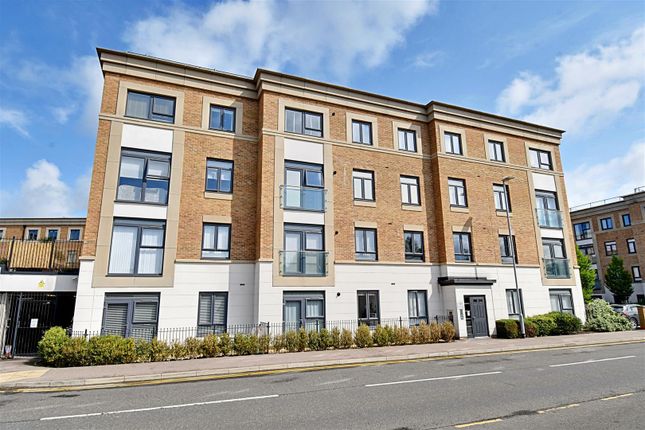 Claud Hamilton Way, Hertford SG14, 2 bedroom flat for sale - 70453986 ...