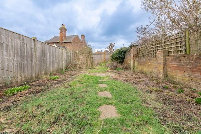Framfield Road Uckfield Tn22 2 Bedroom Terraced House For Sale