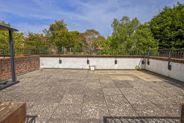 St. Botolphs Road, Worthing BN11, 2 bedroom flat for sale - 67435178 ...