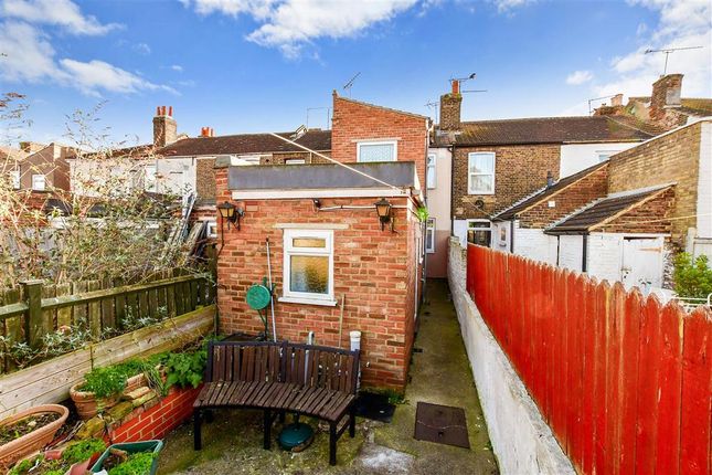 Victoria Street, Sheerness, Kent ME12, 3 bedroom terraced house for ...