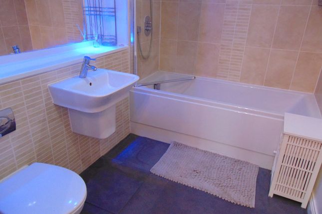 Barrow Brook Close, Barrow, Clitheroe BB7, 2 bedroom flat to rent ...