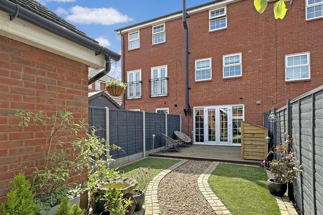 Johnsons Road, Fernwood, Newark NG24, 3 bedroom town house for sale ...