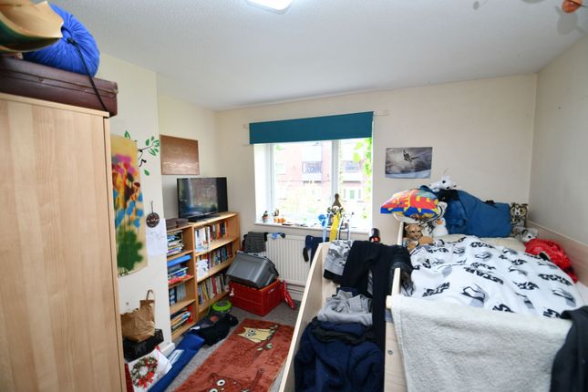 Canterbury Gardens, Squires Court M5, 2 bedroom flat for sale ...