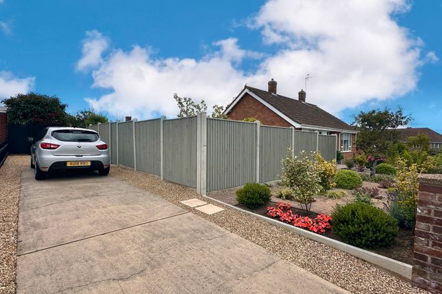 Oulton Road, Lowestoft NR32, 2 bedroom detached bungalow for sale ...