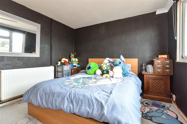 Slade Road, Ryde, Isle Of Wight PO33, 3 bedroom flat for sale ...