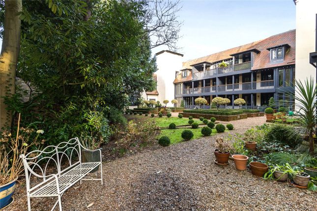 Ascot Place, Windsor Road, Ascot, Berkshire SL5, 2 bedroom flat for ...