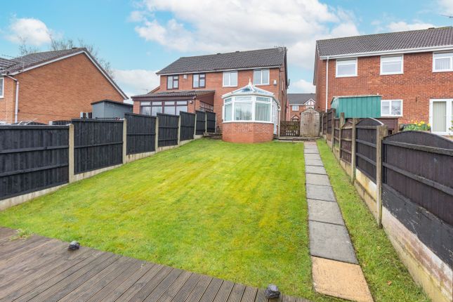 Roe Lane, Oldham OL4, 3 bedroom semi-detached house for sale - 67097805 ...