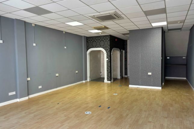 Threadneedle Street, Stroud GL5, retail premises to let - 67840945 ...