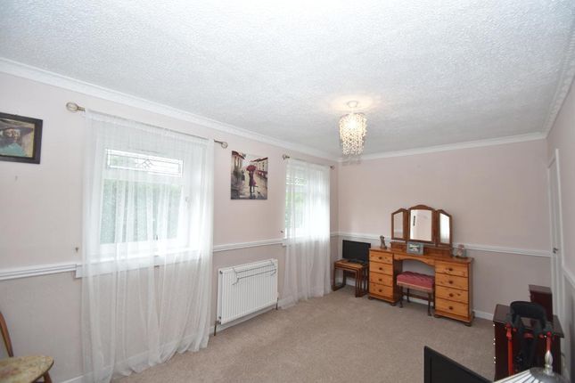 2 Bed Semi Detached House For Sale In Friars Croft Kirkintilloch