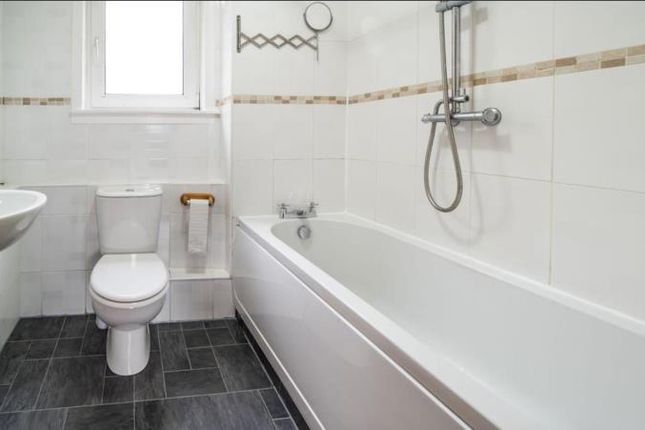 Balmore Drive, Hamilton ML3, 2 bedroom flat to rent - 60771866 ...