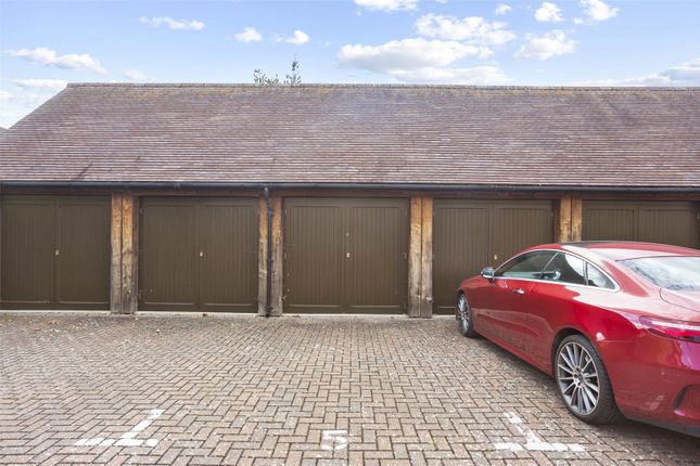 Gordon Close, Broadway, Worcestershire WR12, 4 bedroom end terrace ...