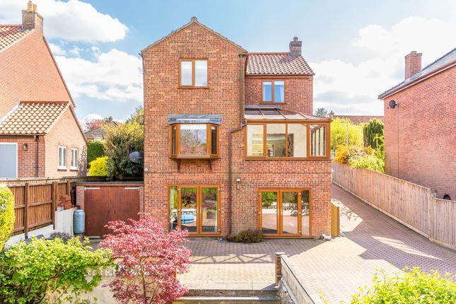 Houses for Sale in Navenby - Navenby Houses to Buy - Primelocation