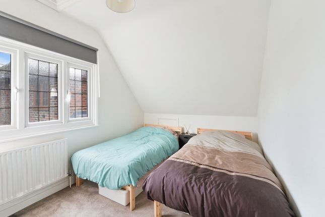 Godstone Road, Bletchingley, Redhill RH1, 3 bedroom semi-detached house ...