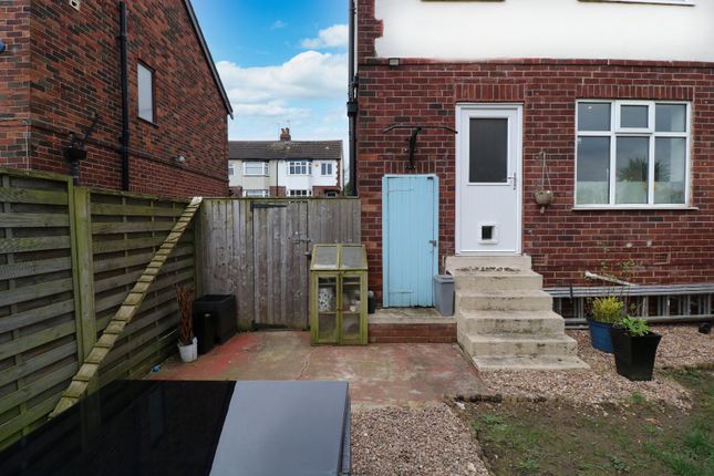 Hawthorn Grove, Rodley, Leeds, West Yorkshire LS13, 3 bedroom semi ...