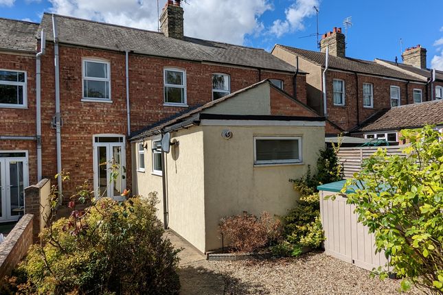 Queens Walk, Stamford PE9, 2 bedroom terraced house for sale - 62332887 ...