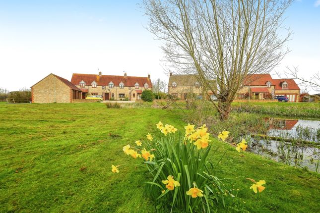 Elm Tree Close, Blackthorn, Bicester OX25, 3 bedroom terraced house for ...