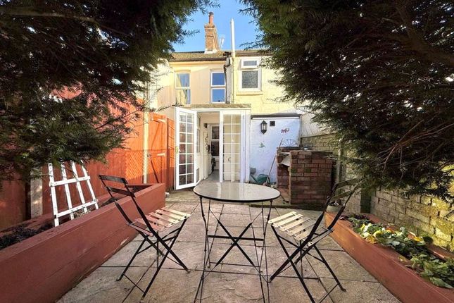 Victoria Street, Dunstable LU6, 2 bedroom terraced house for sale ...