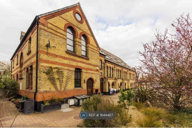 Rush Common Mews, London SW2, 3 bedroom terraced house to rent ...