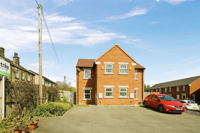 Mayfield Place Wyke Bradford Bd12 3 Bedroom Semi Detached House For