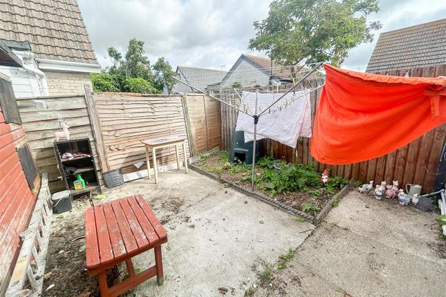 Broadway, Jaywick, Clacton-On-Sea CO15, 3 bedroom detached bungalow for ...