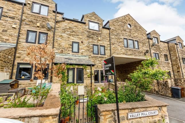 Valley Mill Court, Colne, Lancashire BB8, 4 bedroom terraced house for ...