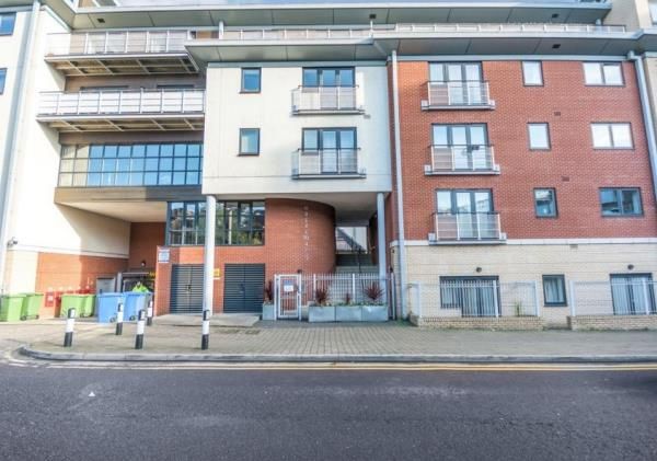 2 bed flat for sale in Flat 43 Watermarque, 100 Browning Street ...