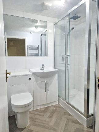 Darwin Court, Gravel Walk, Rochester ME1, 1 bedroom flat for sale ...