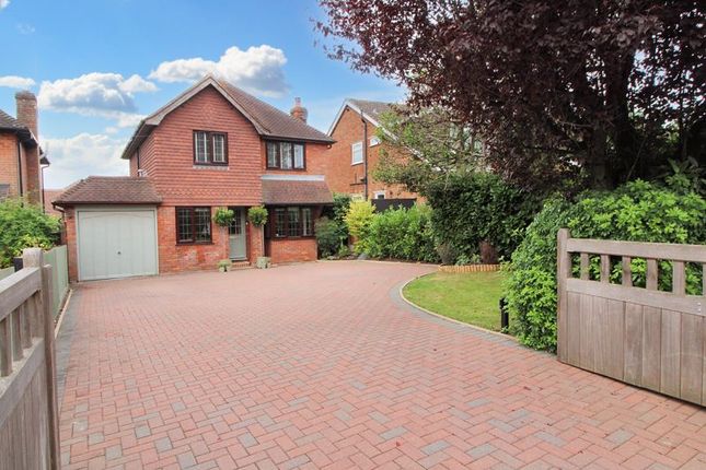 Primrose Hill, Widmer End, High Wycombe HP15, 4 bedroom detached house ...