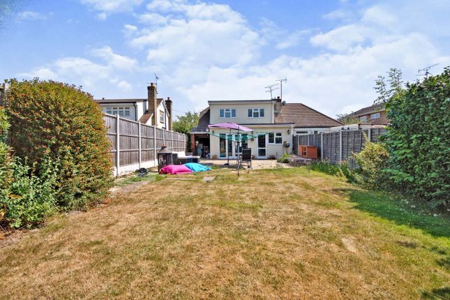 Golden Cross Road Rochford Essex Ss4 4 Bedroom Semi Detached House