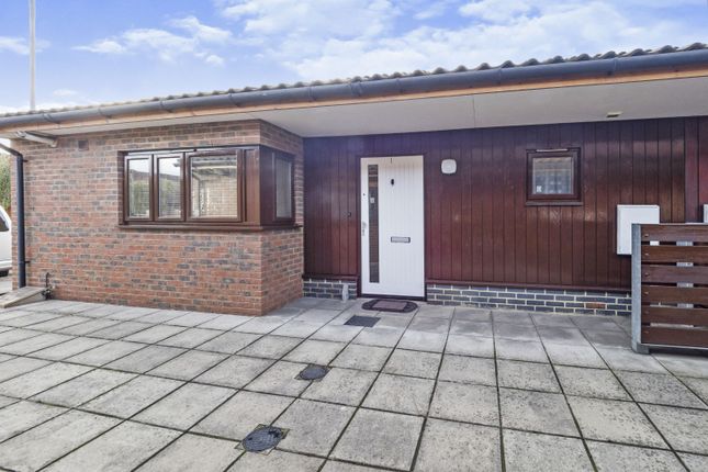 Ron Todd Close, Dagenham RM10, 2 bedroom bungalow for sale - 62736385 ...