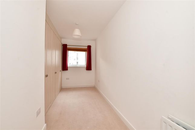 Sovereign Way, Tonbridge, Kent TN9, 3 bedroom flat for sale - 65075238 ...