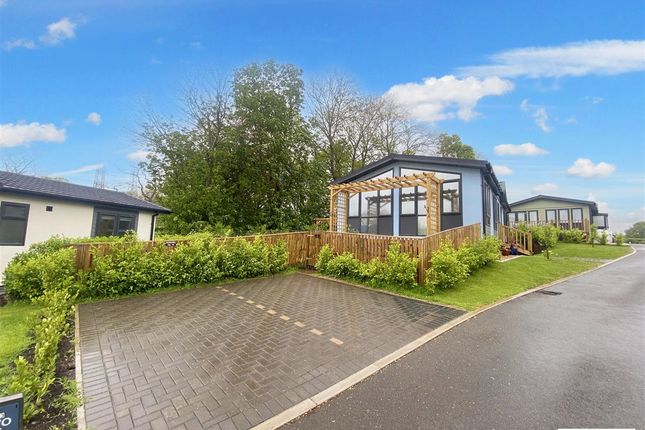 Riverside Meadow, Newport Park, Exeter EX2, 2 bedroom mobile/park home ...