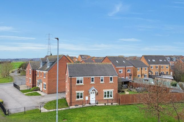 Marsden Avenue, Ossett, West Yorkshire WF5, 3 bedroom detached house for sale - 69460978 ...