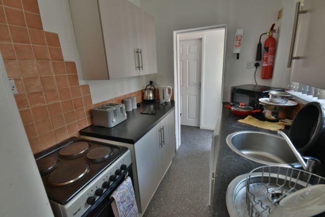 Mold Road, Wrexham LL11, 3 bedroom terraced house for sale - 64930621 ...
