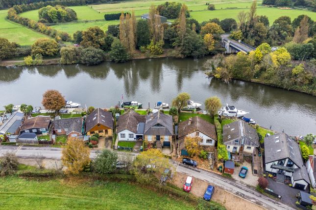 Thames Meadow, Shepperton TW17, 4 bedroom detached house for sale ...