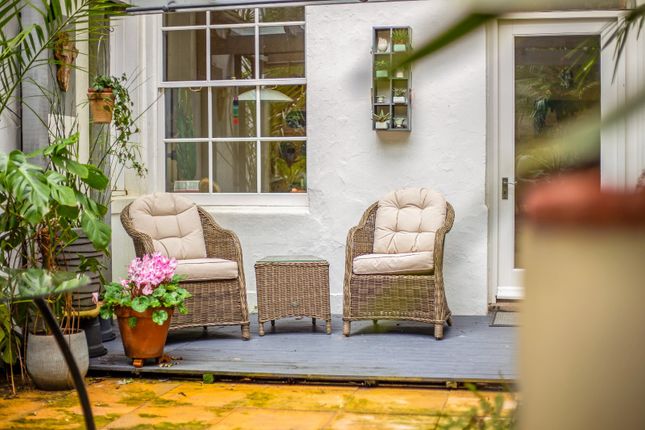 Eastern Terrace, Brighton, East Sussex BN2, 2 bedroom flat for sale ...