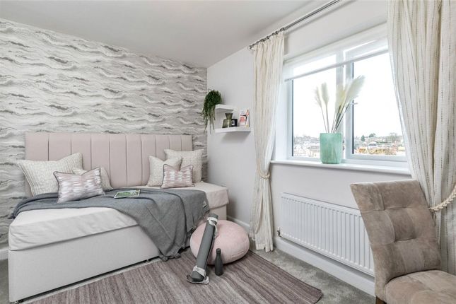 Victory Fields, Poyle Road, Tongham, Farnham GU10, 3 bedroom detached ...