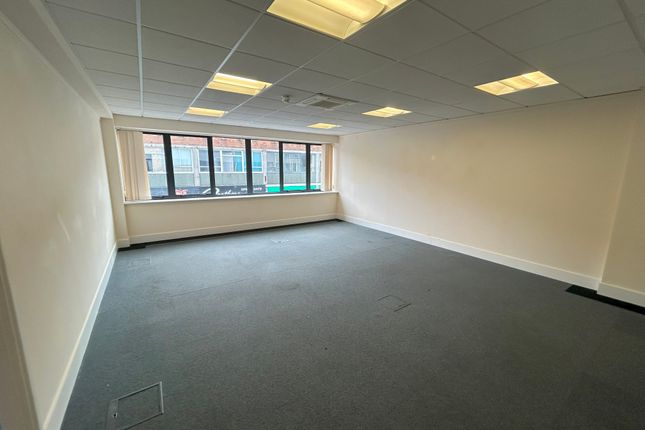 Market Chambers, The Parade, Neath SA11, office to let - 67863692 ...
