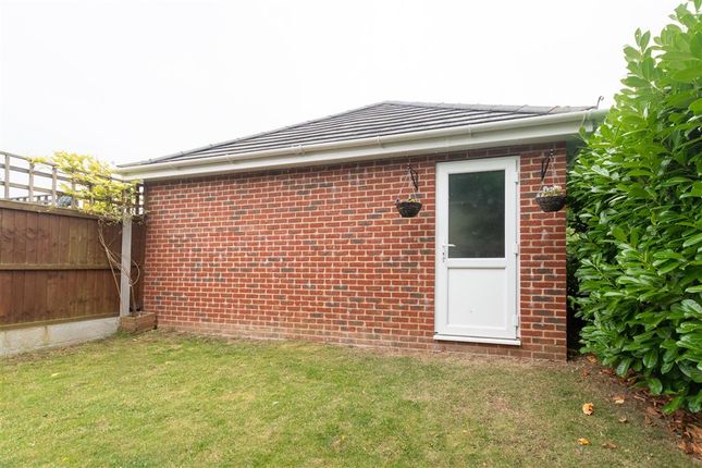 London Road, West Kingsdown, Sevenoaks, Kent TN15, 3 bedroom semi ...