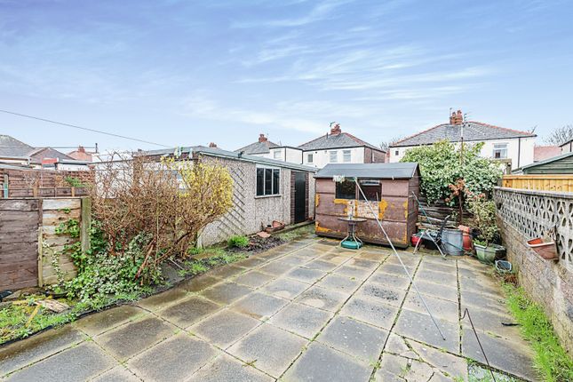 Kinross Crescent Blackpool Fy4 2 Bedroom Semi Detached Bungalow For