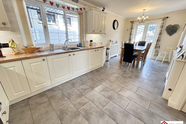 Daphne Road, Bryncoch, Neath, Neath Port Talbot. SA10, 4 bedroom ...