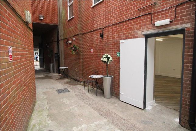 Retail premises to let in Queens Road, Nuneaton, Warwickshire CV11 - Zoopla