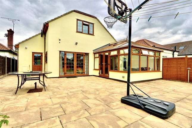 Halford Road, Ickenham UB10, 5 bedroom bungalow for sale - 61093435 ...