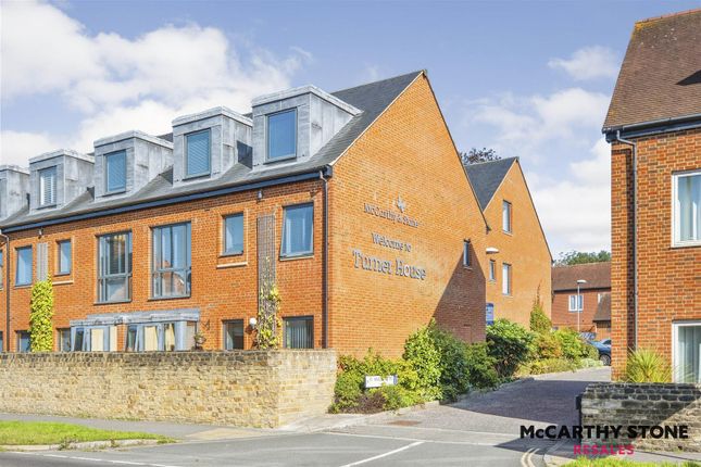 Turner House, St. Margarets Way, Midhurst GU29, 2 bedroom flat for sale ...